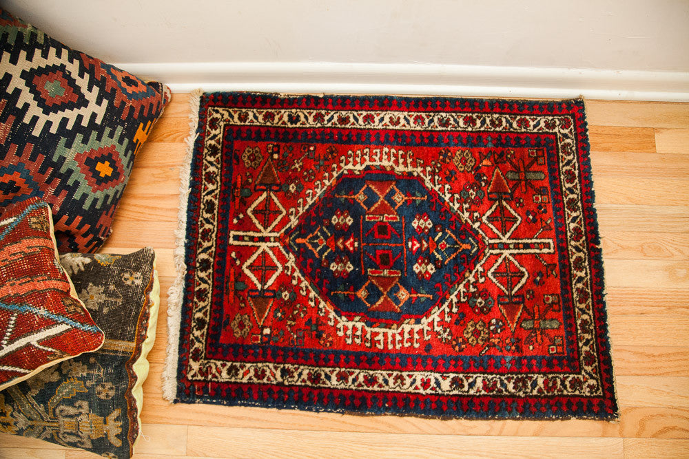 2x3 Bold Red Accent Rug