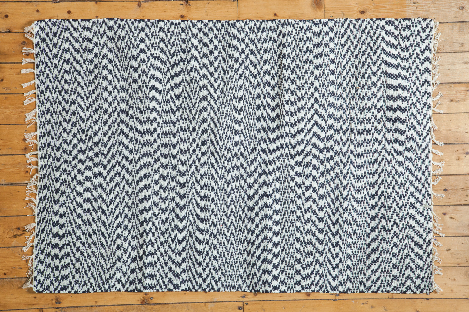 4x6 New Organic Cotton Navy and White Rag Rug