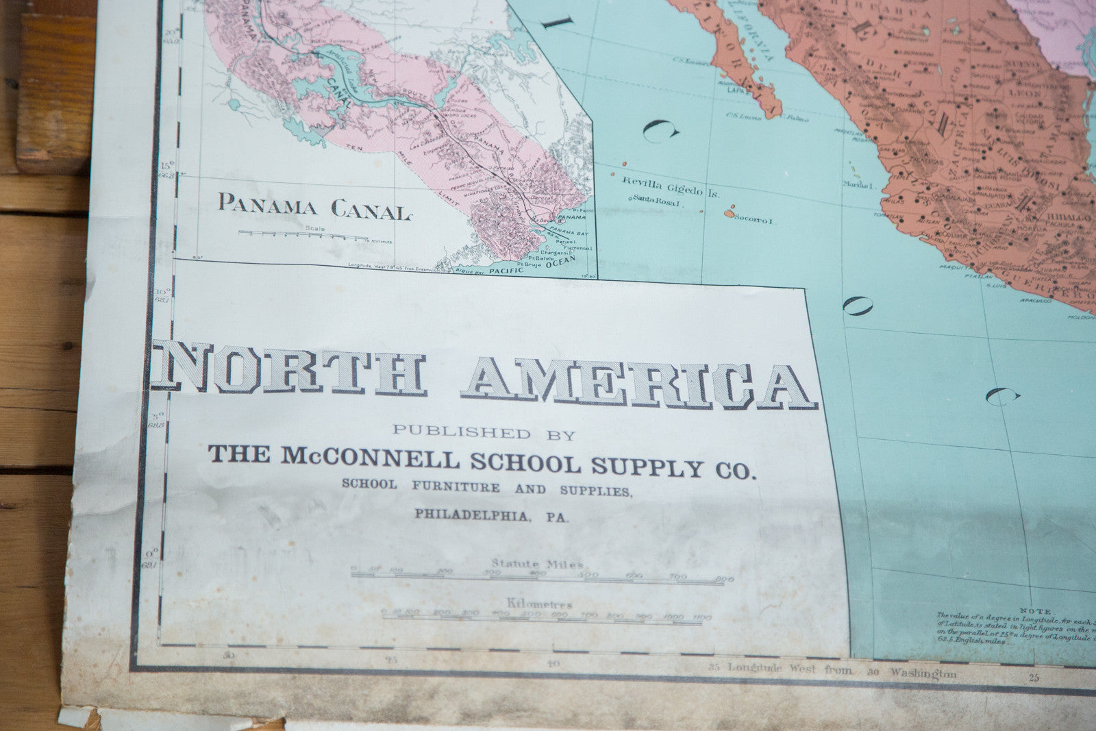 Vintage Pull Down Map North America