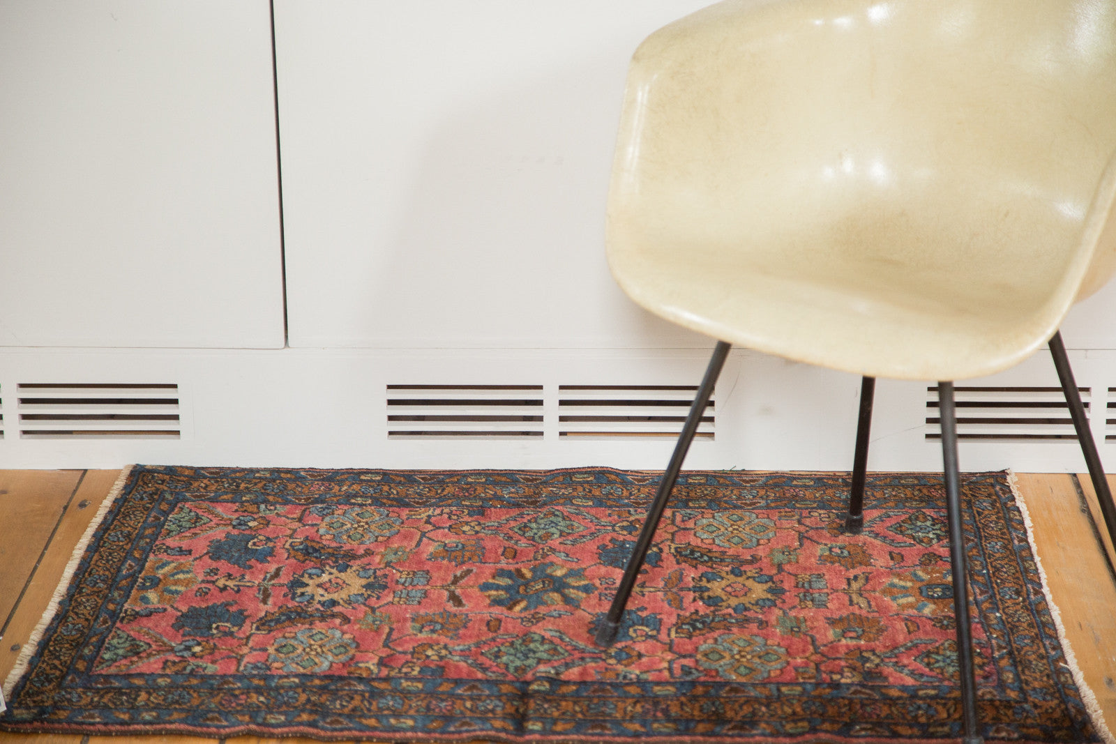 2.5x4 Vintage Painted Lilihan Sarouk Rug