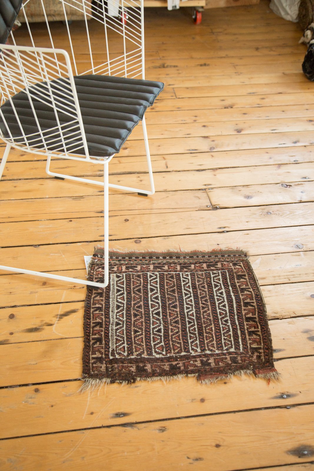 1.5x1.5 Vintage Belouch Bag Face Square Rug Mat / ONH item 4746