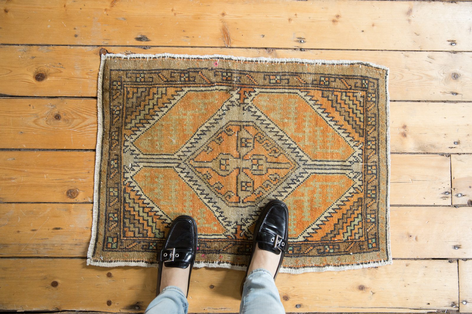 2x2.5 Vintage Distressed Oushak Square Rug Mat