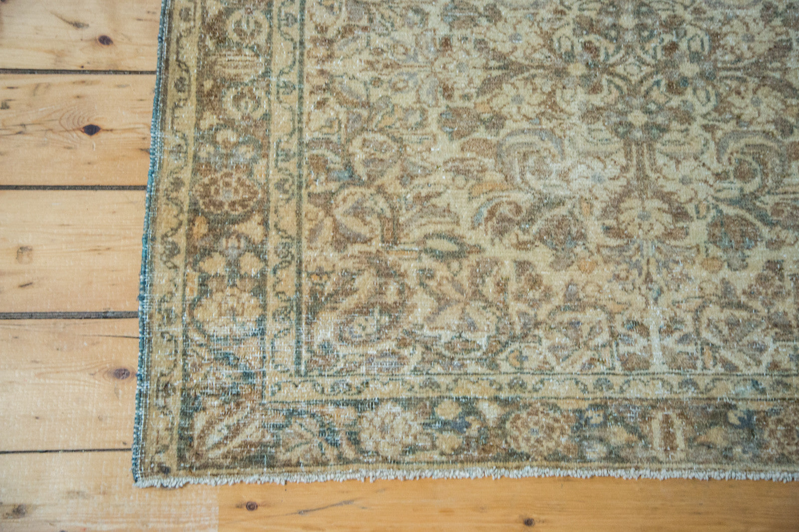 3x3.5 Vintage Sivas Square Rug