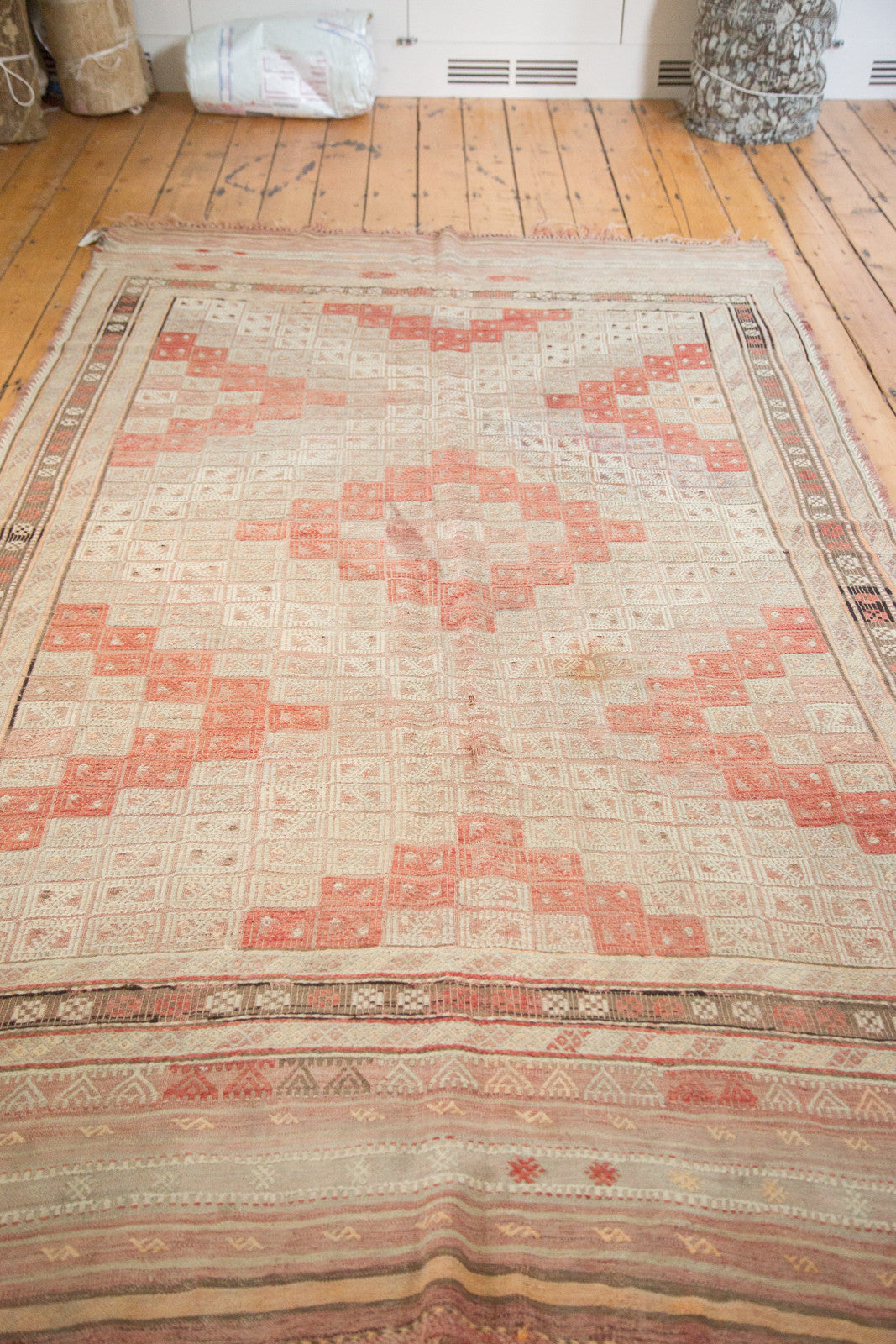 Vintage Jijim Turkish Carpet 5'7" x 9'7" | circa 1970s