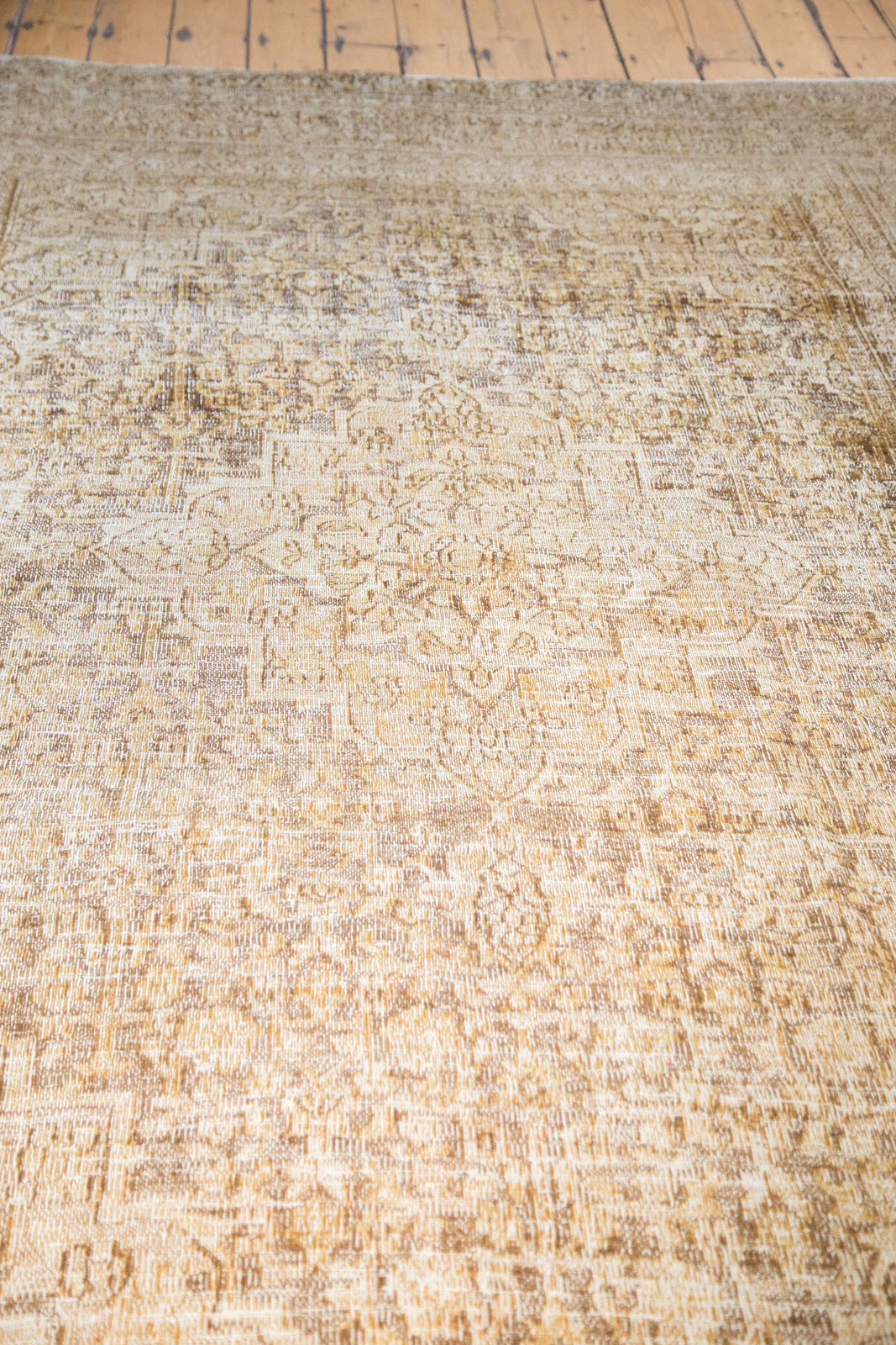 7.5x10.5 Distressed Khorossan Carpet